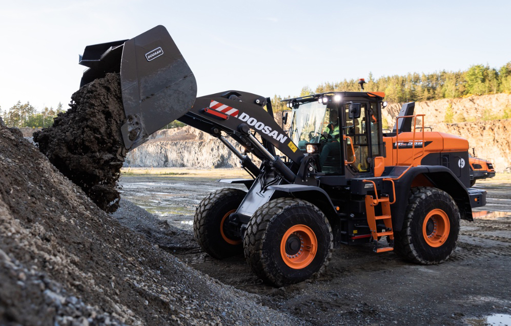 See the new Doosan DL380-7 Wheeled Loader in action - T H WHITE ...